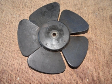 www.utb-traktor.de - Flügelrad vom Lüftermotor UTB 302 gebraucht
