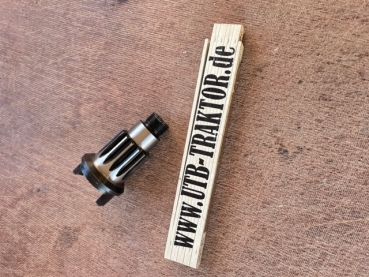www.utb-traktor.de - Nutwelle Antrieb der Hydraulikpumpe UTB 650 651 ...