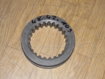 www.utb-traktor.de - Muffe Schaltrad für Zapfwelle UTB 302