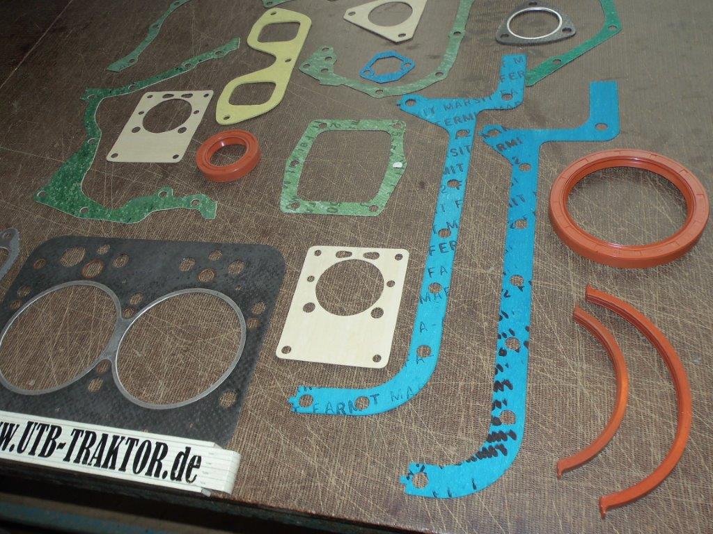www.utb-traktor.de - Dichtsatz Motor UTB 300 302 D111 102mm 19 Teile