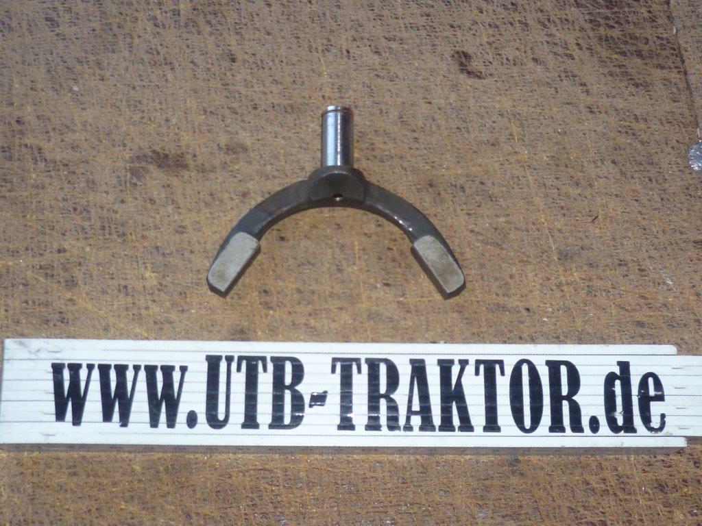 www.utb-traktor.de - Schaltgabel für Zapfwelle UTB 302